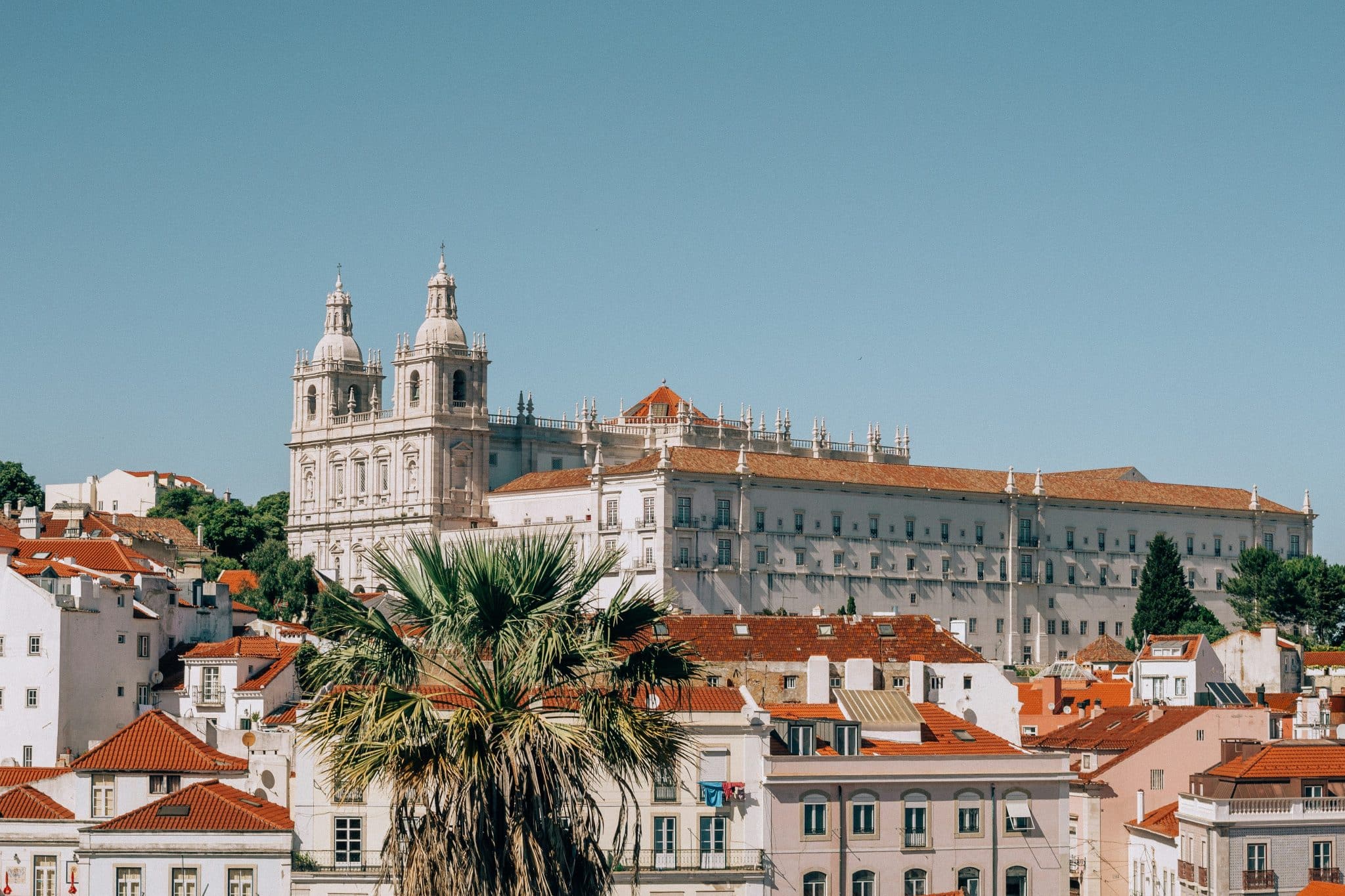Descubra Alfama: O Guia Completo do Bairro Histórico de Lisboa ...